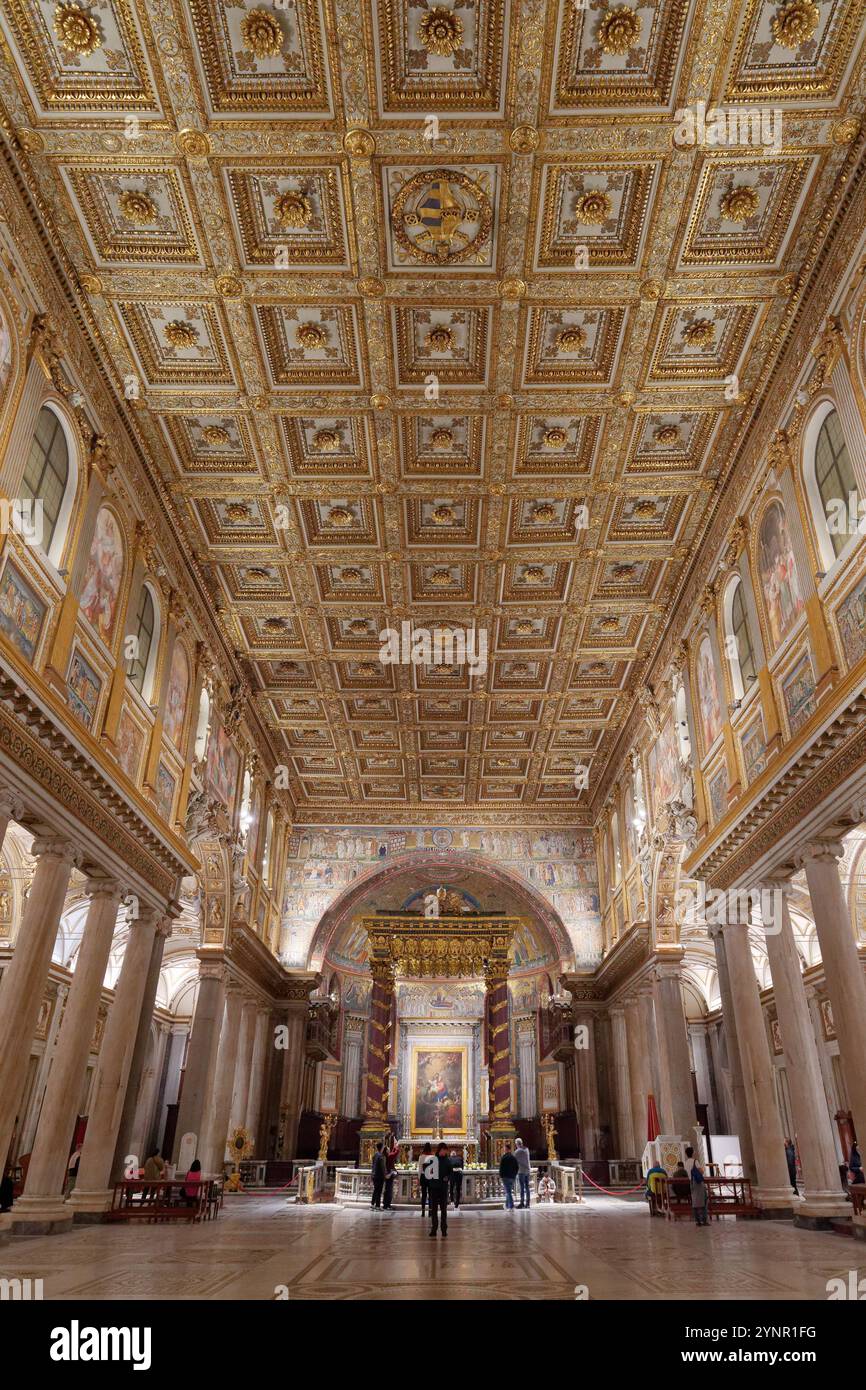 Santa maria maggiore rome interior hi-res stock photography and images ...
