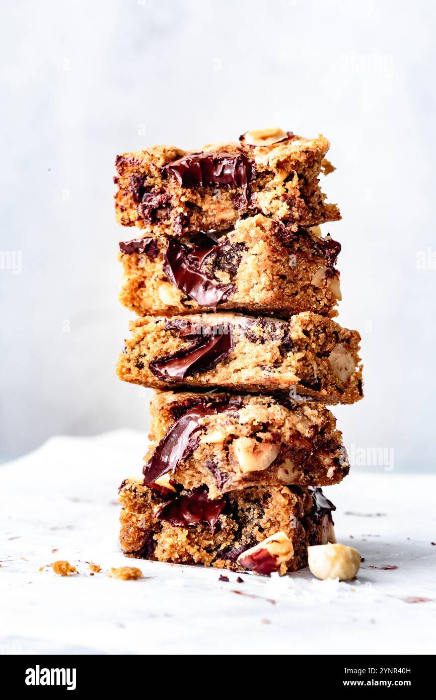 Sharing chocolate bars hi-res stock photography and images - Alamy