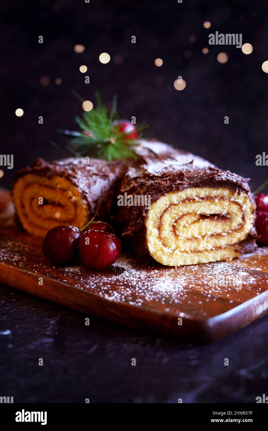 Buche de Noel Christmas Yule Log Cake Stock Photo - Alamy