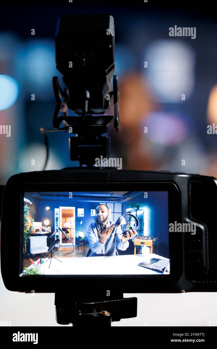 Social listening tool hi-res stock photography and images - Alamy