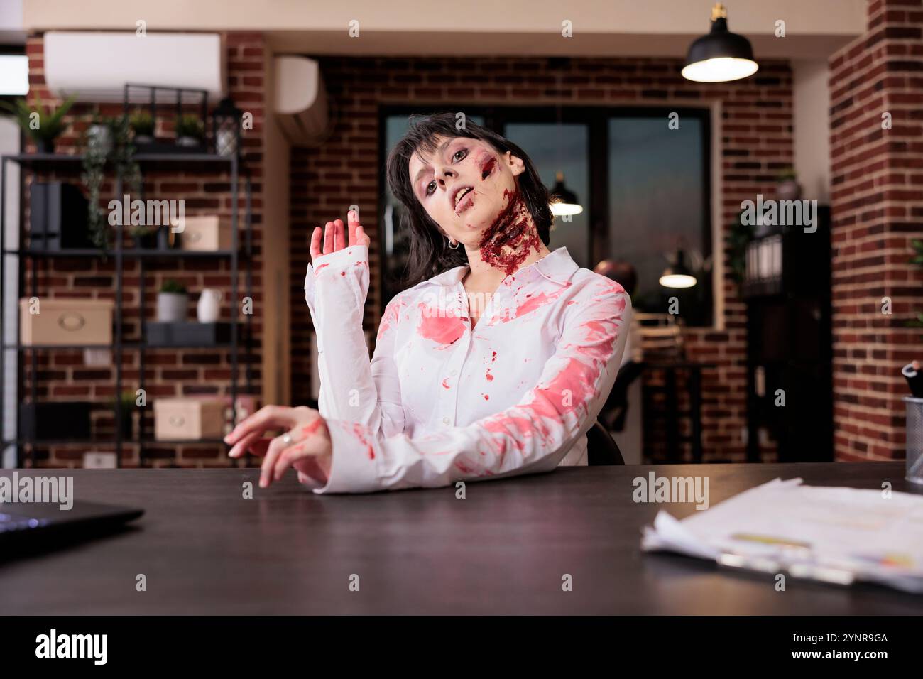 Portrait businesswoman warning expression hi-res stock photography and ...