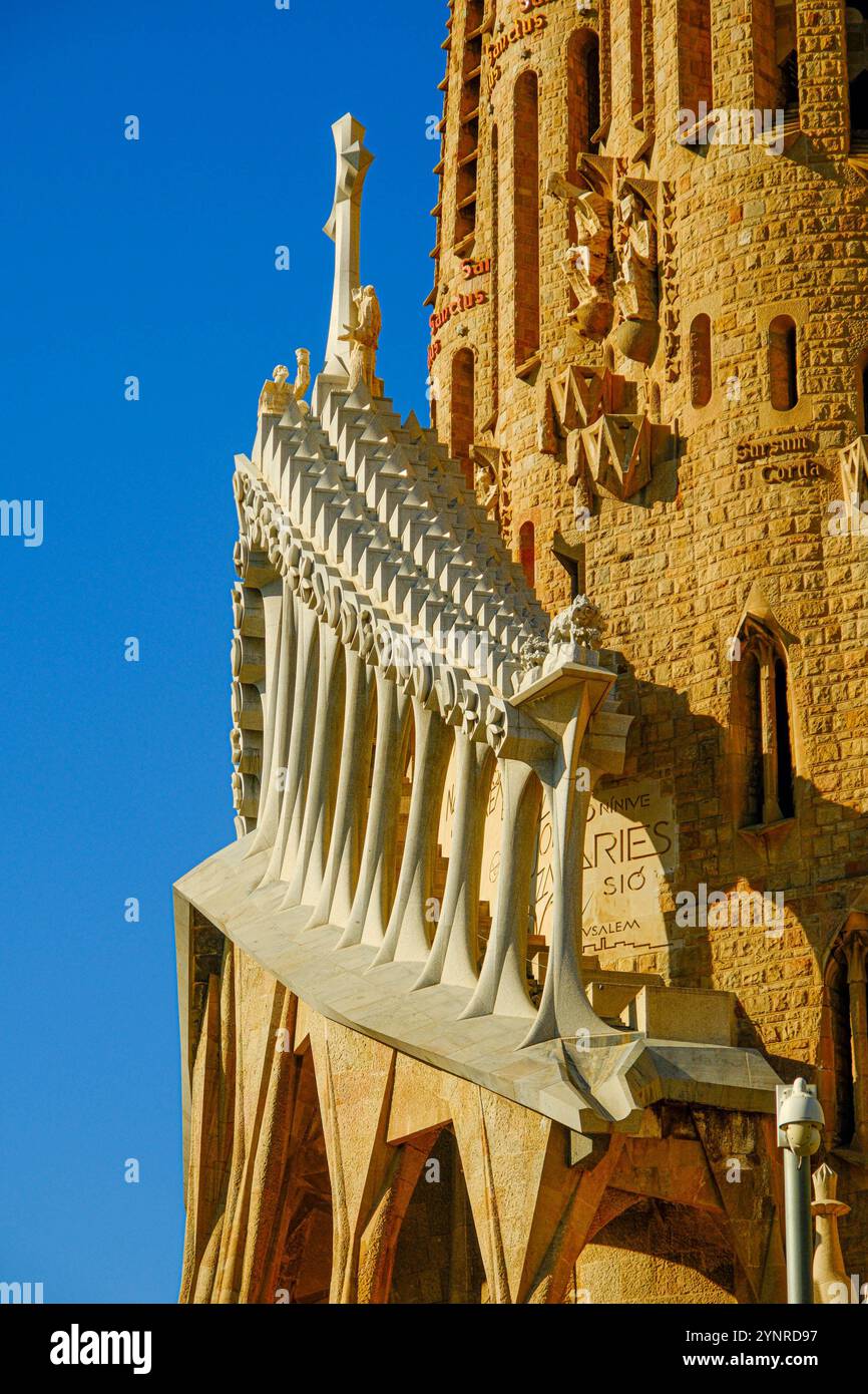 BARCELONA, SPAIN - October 3, 2024: The Sagrada Fam lia, Antoni Gaudis iconic basilica, stands ...