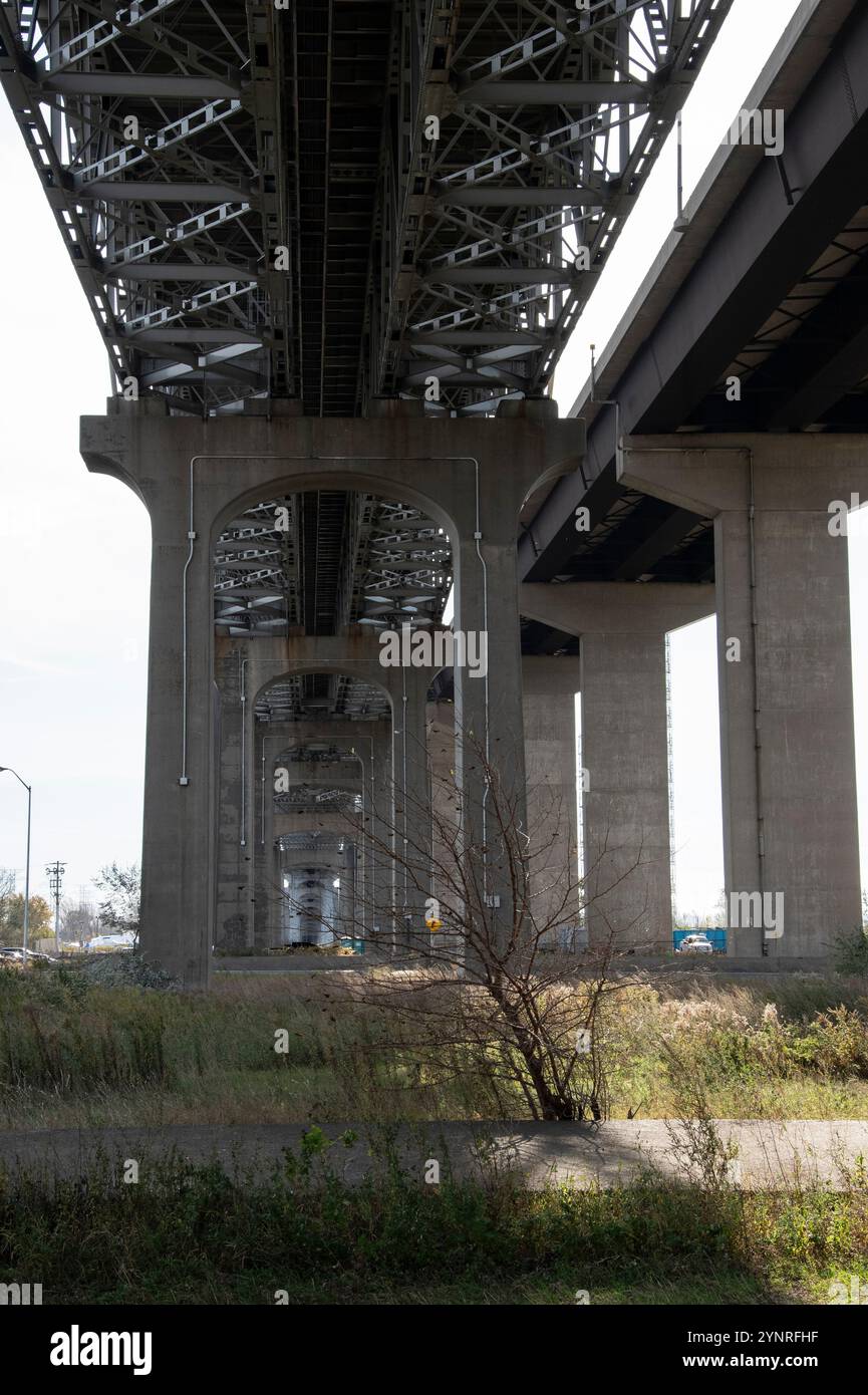 Burlington bay james n allan skyway bridge hi-res stock photography and ...