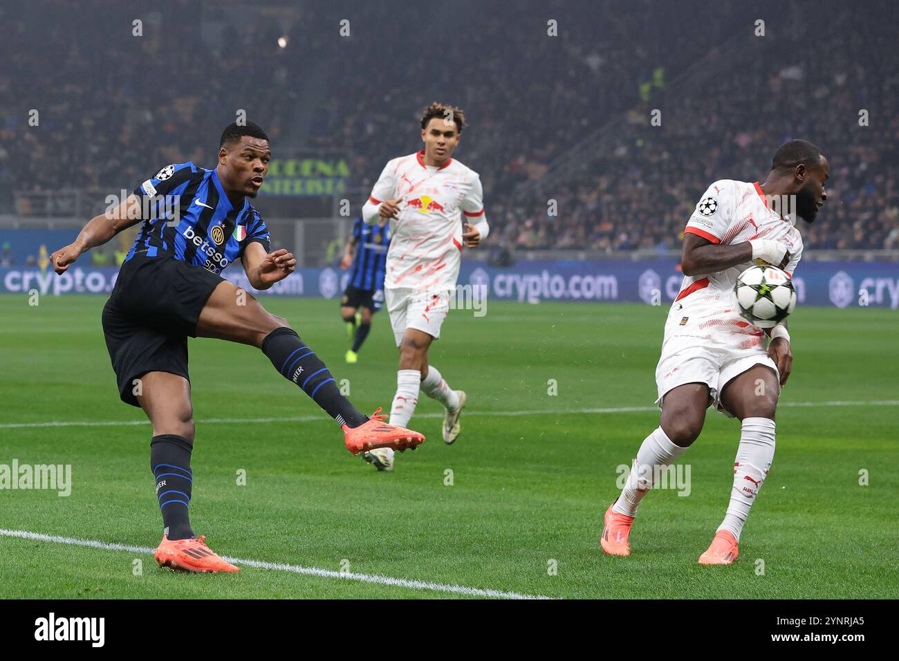 Milan, Italy, 26th November 2024. Lutsharel Geertruida of RB Leipzig ...