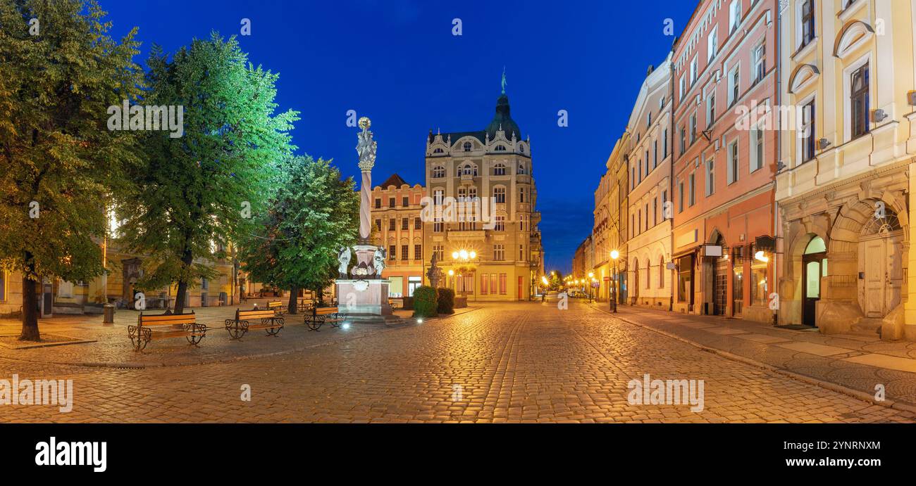 Night view of Market Square in Swidnica with historical buildings ...