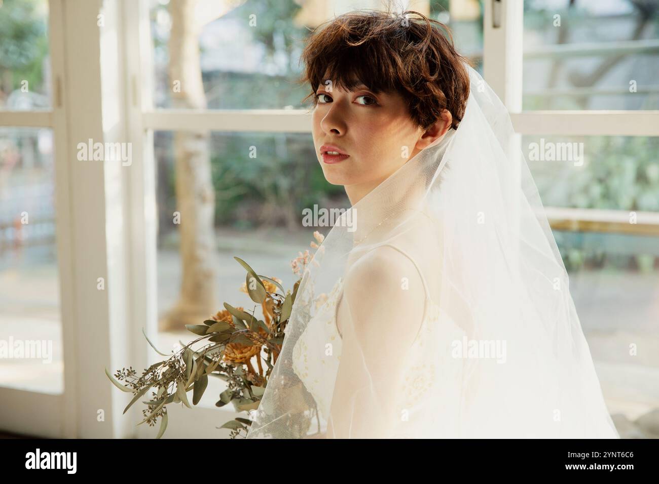 Beautiful young woman turn around hi-res stock photography and images ...