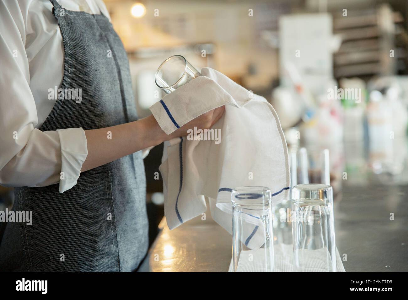 Hand wiping hi-res stock photography and images - Alamy