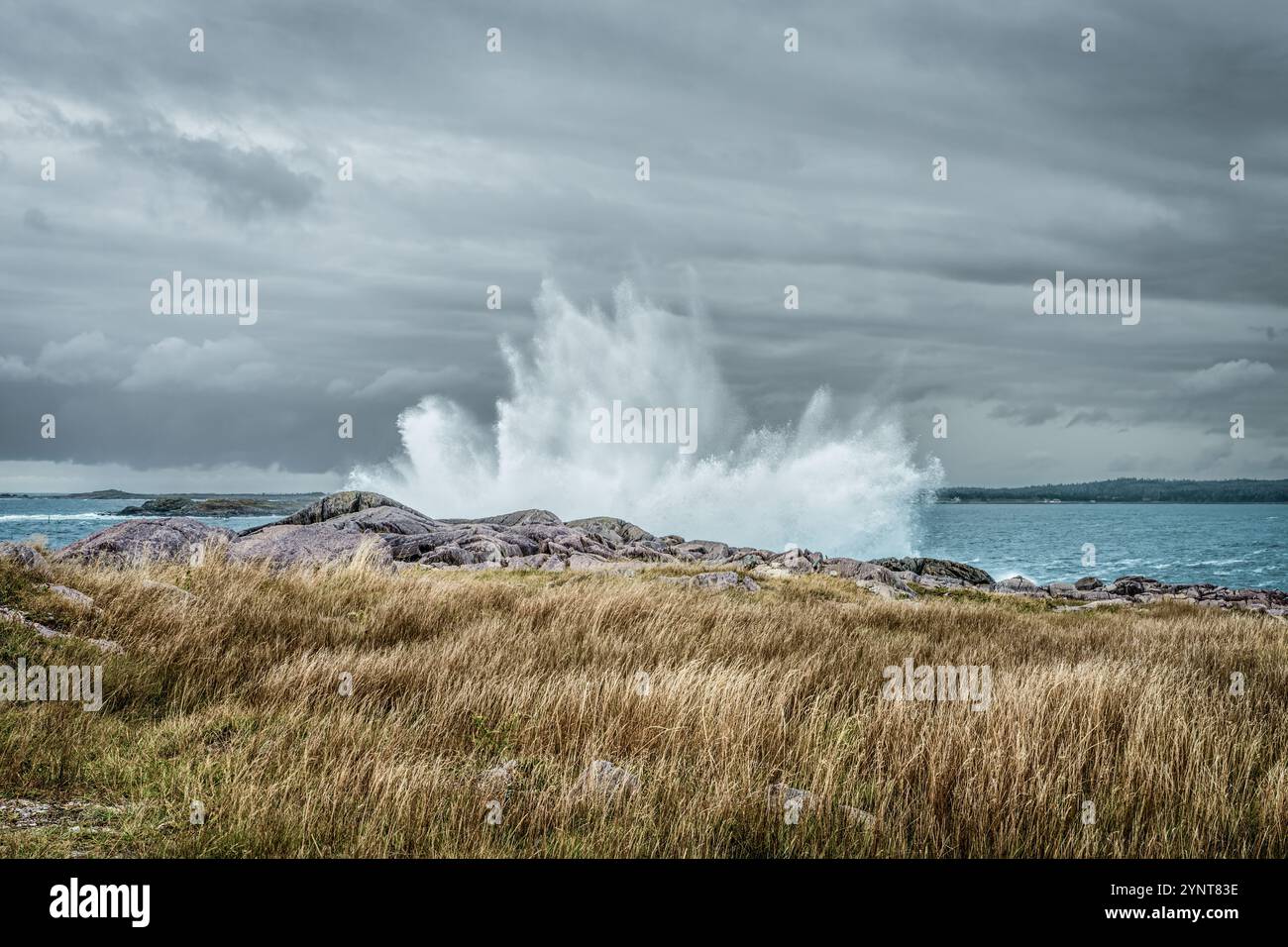 Huge storm rolls in hi-res stock photography and images - Alamy