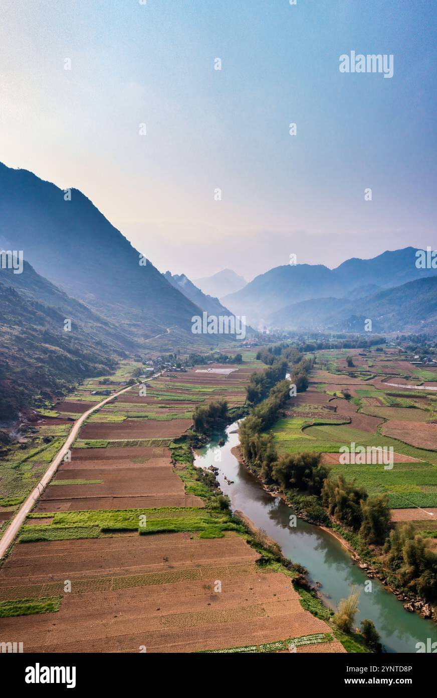 Spring and the peaceful life of the Hmong ethnic group in Ha Giang ...