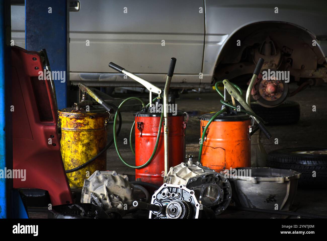 Hand operated oil bucket pump or hand operated grease bucket pump in ...