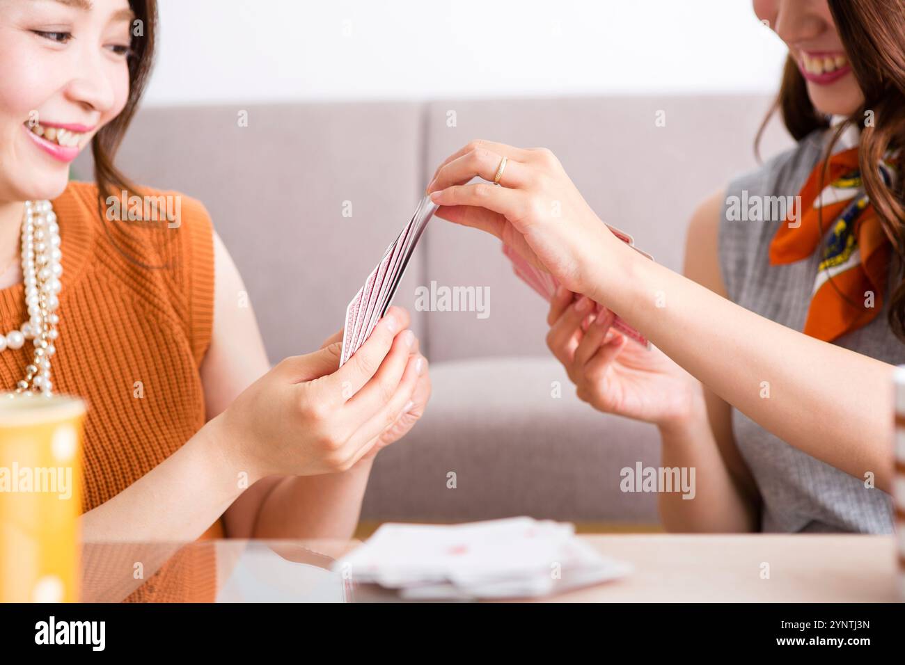 Japanese women playing card game hi-res stock photography and images ...
