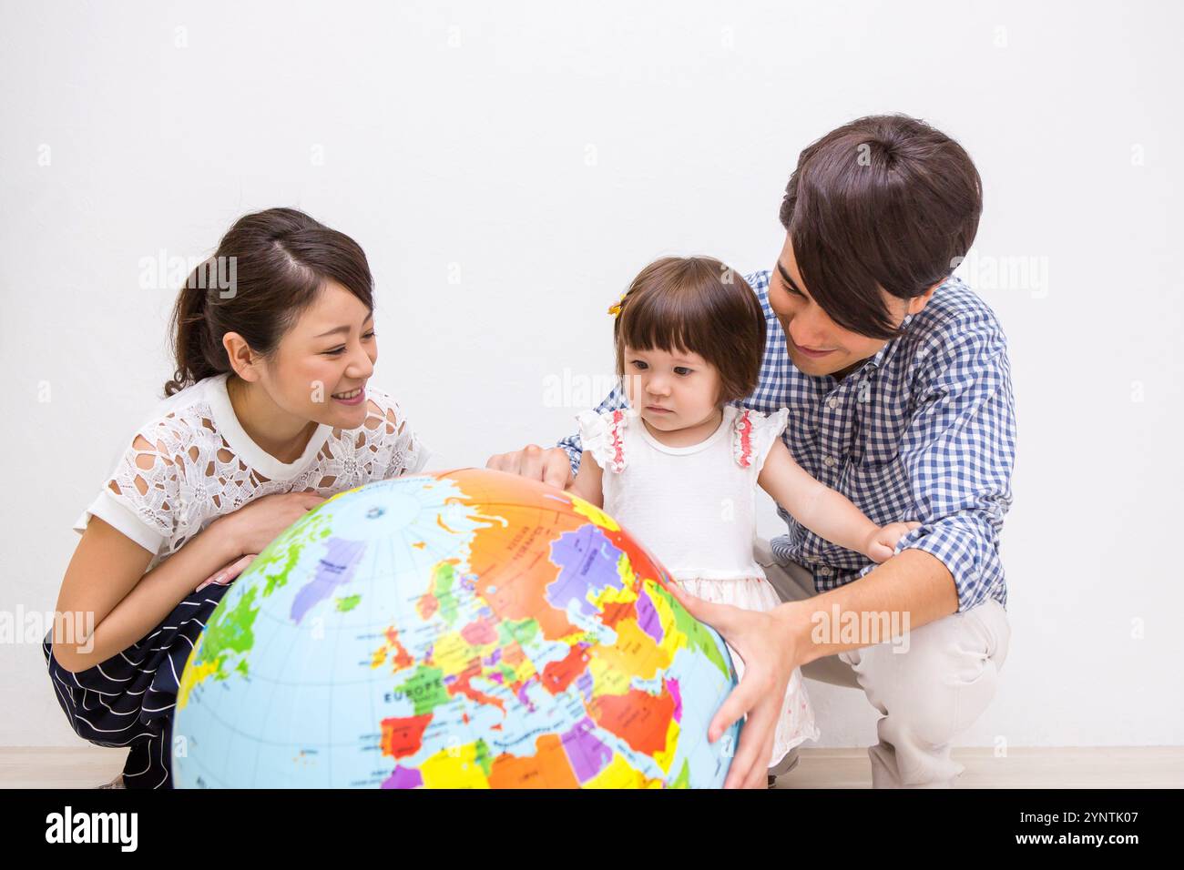 Photo cute friendly family hi-res stock photography and images - Alamy