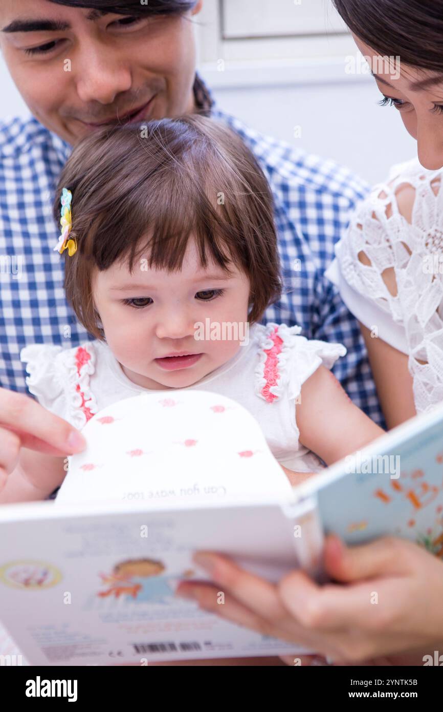 Sofa storytelling hi-res stock photography and images - Alamy