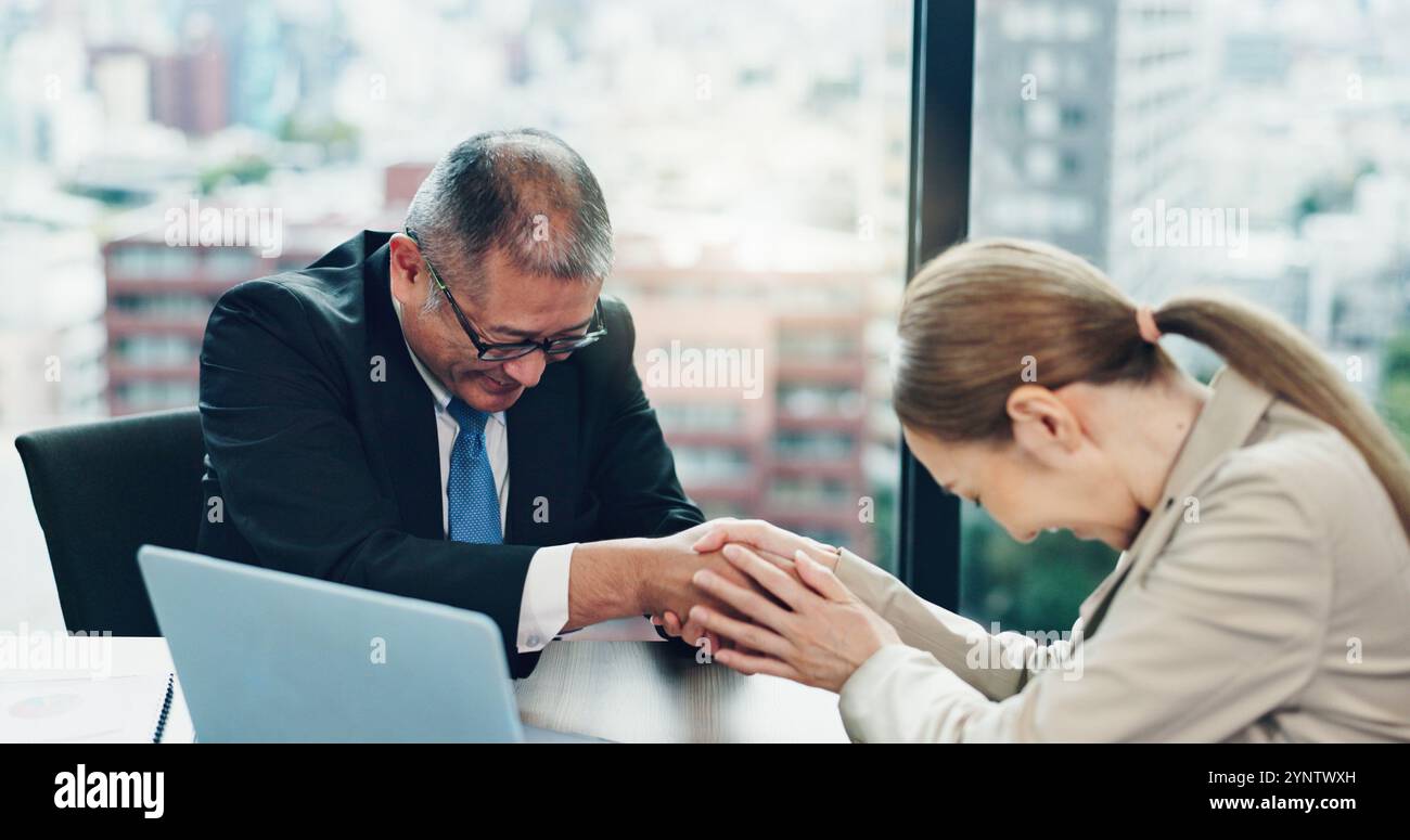 Japanese bow handshake hi-res stock photography and images - Alamy