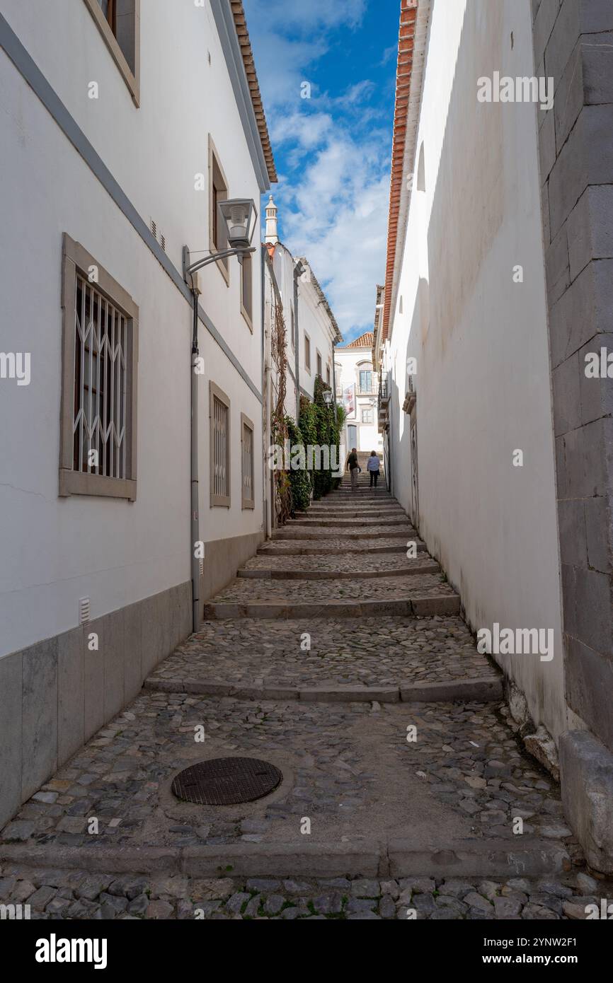 Cobbles and steps, lit by lanterns at night, abound in the back streets ...