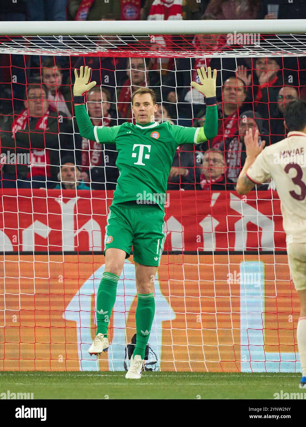 Munich, Germany. 26th Nov, 2024. Manuel NEUER, goalkeeper FCB 1 in the ...