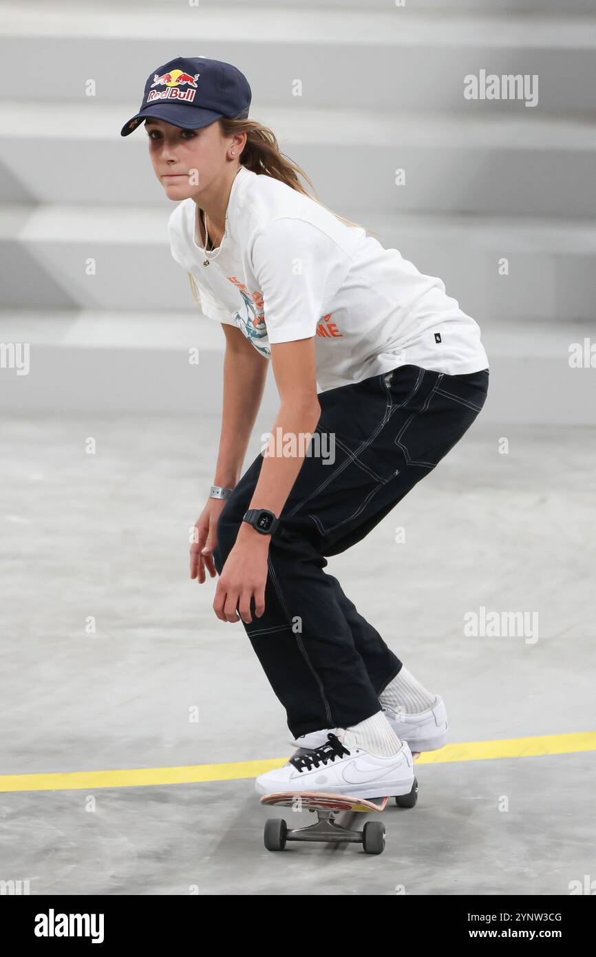 Tokyo, Japan. 23rd Nov, 2024. Chloe Covell (AUS) Skateboarding : 2024 ...