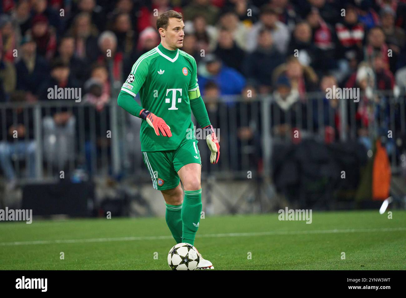 Munich, Germany. 26th Nov, 2024. Manuel NEUER, goalkeeper FCB 1 in the ...