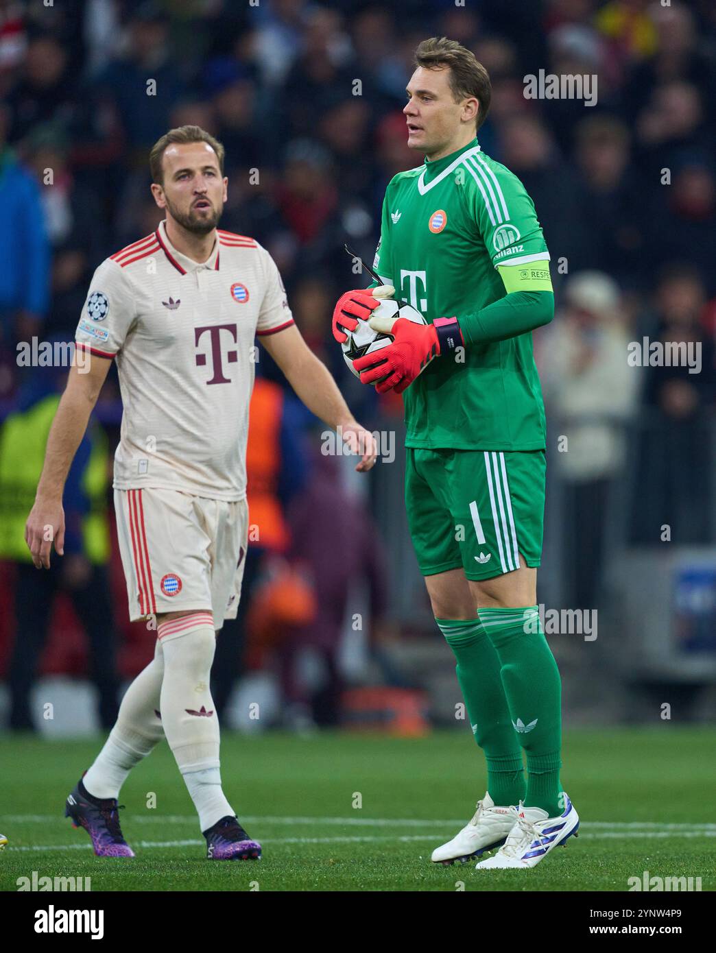 Munich, Germany. 26th Nov, 2024. Manuel NEUER, goalkeeper FCB 1 Harry ...