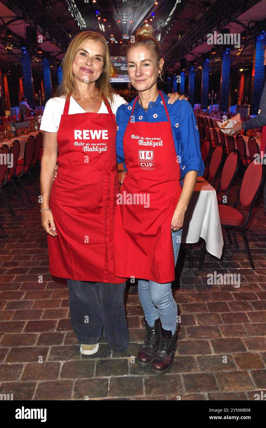 Andrea Lüdke und Rhea Harder-Vennewald bei der Mehr als eine warme ...