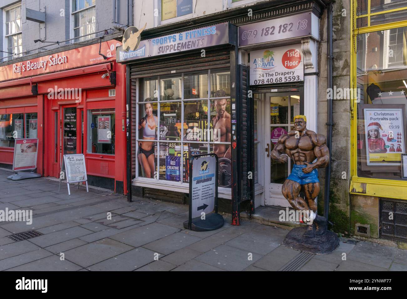 Male model uk hi-res stock photography and images - Alamy