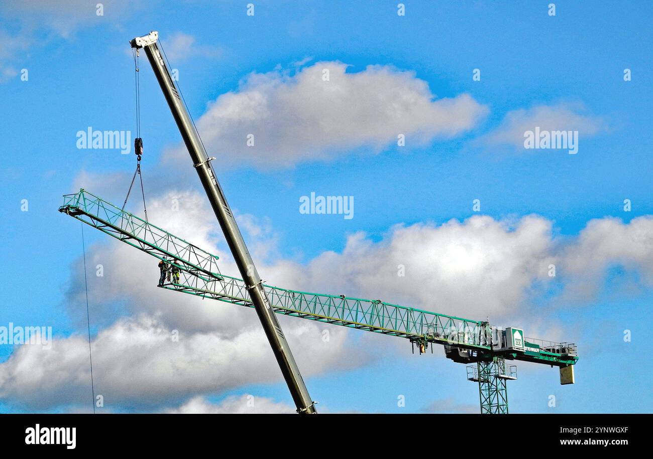Kran-Aufbau fuer WBM-Neubau *** Crane superstructure for new WBM ...