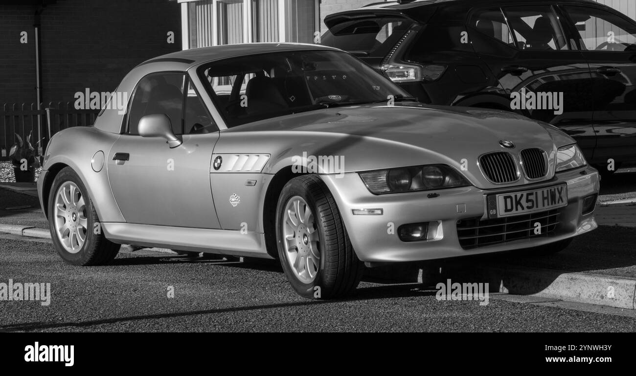 Bmw z3 roadster james bond Black and White Stock Photos & Images - Alamy