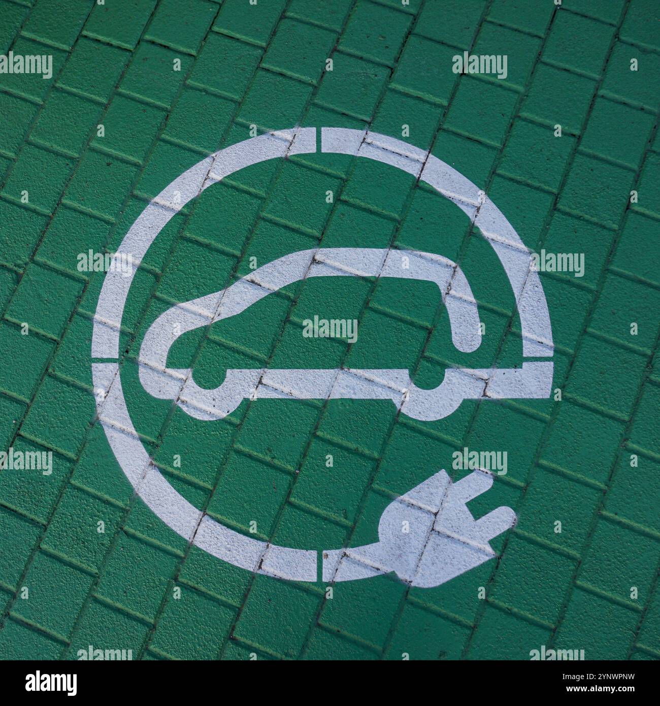 traffic sign stop charging electric car Stock Photo - Alamy