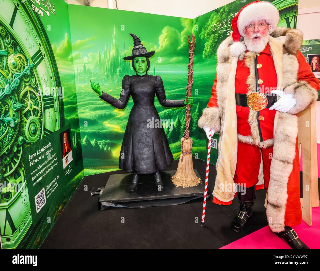 London Olympia 27 Nov 2024 Even Father Xmas was impresed by Cake Artist ...