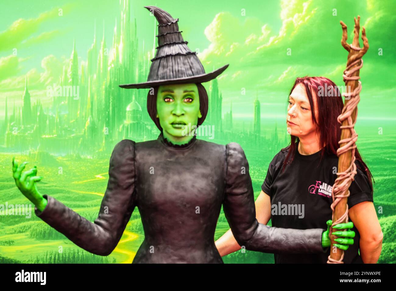 London Olympia 27 Nov 2024 Cake Artist Jane Lashbrook from Fabulously ...