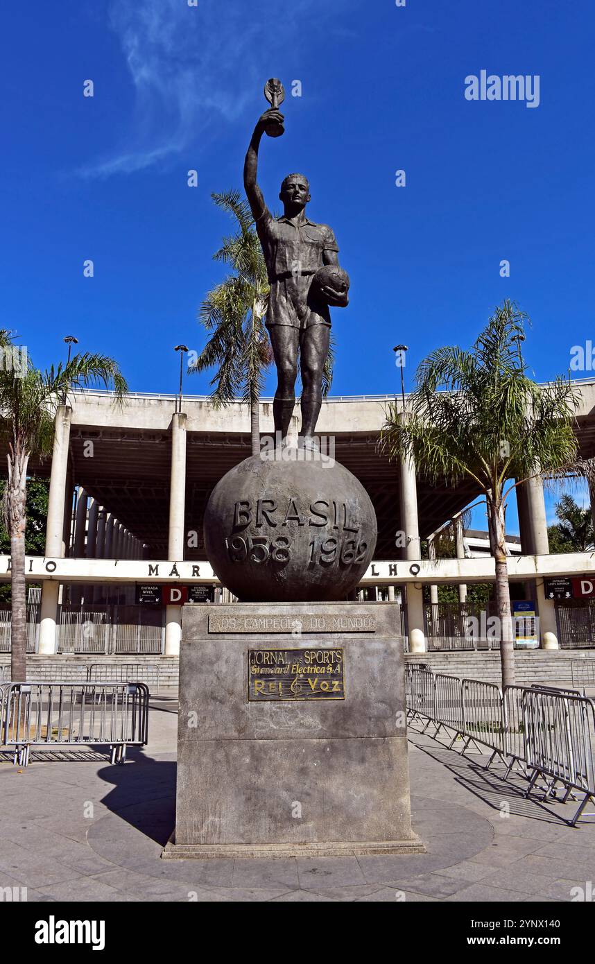 RIO DE JANEIRO, BRAZIL - November 26, 2024: Bellini statue in front of ...