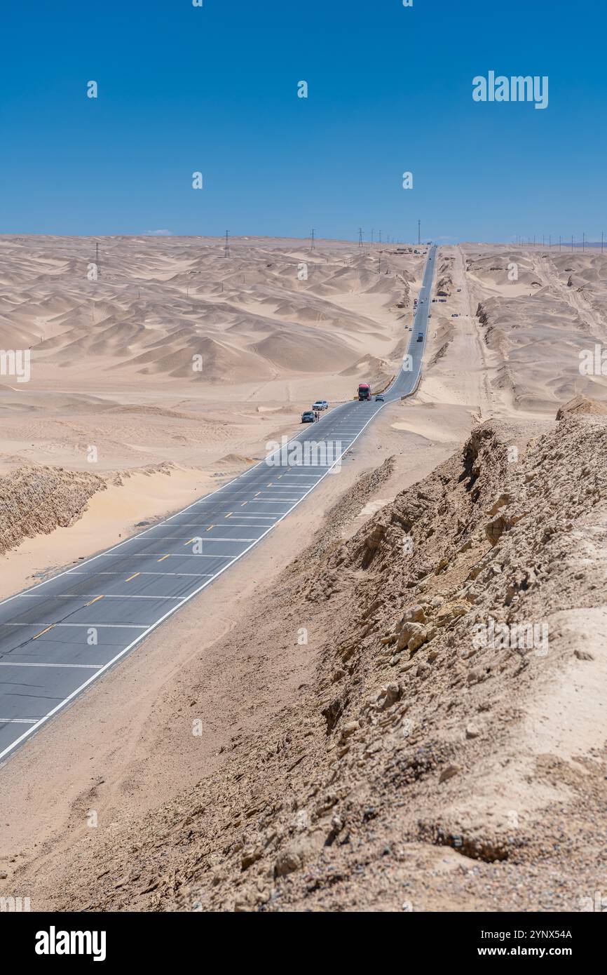 Highway G315 crossing the Altyn-Tagh ranges of the Kunlun mountains ...