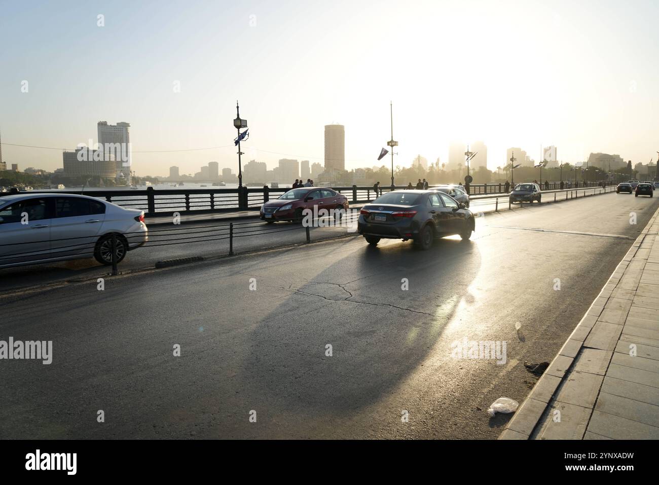 Kairo Ägypten, 20241124, Brücke In Kairo, Qasr Al Nile Bridge *** Cairo Egypt, 20241124, Bridge ...