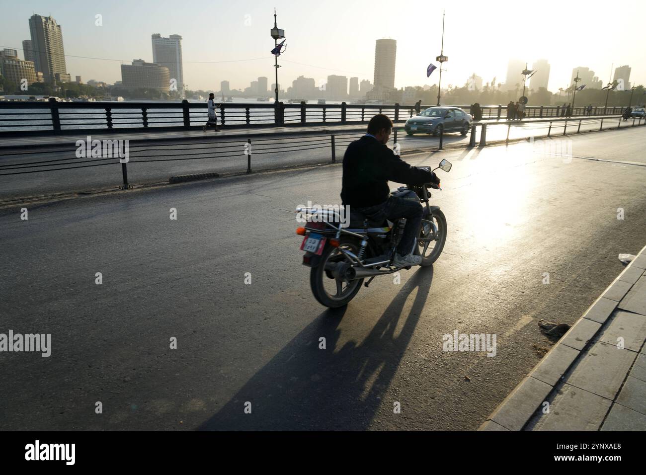 Kairo Ägypten, 20241124, Brücke In Kairo, Qasr Al Nile Bridge *** Cairo ...