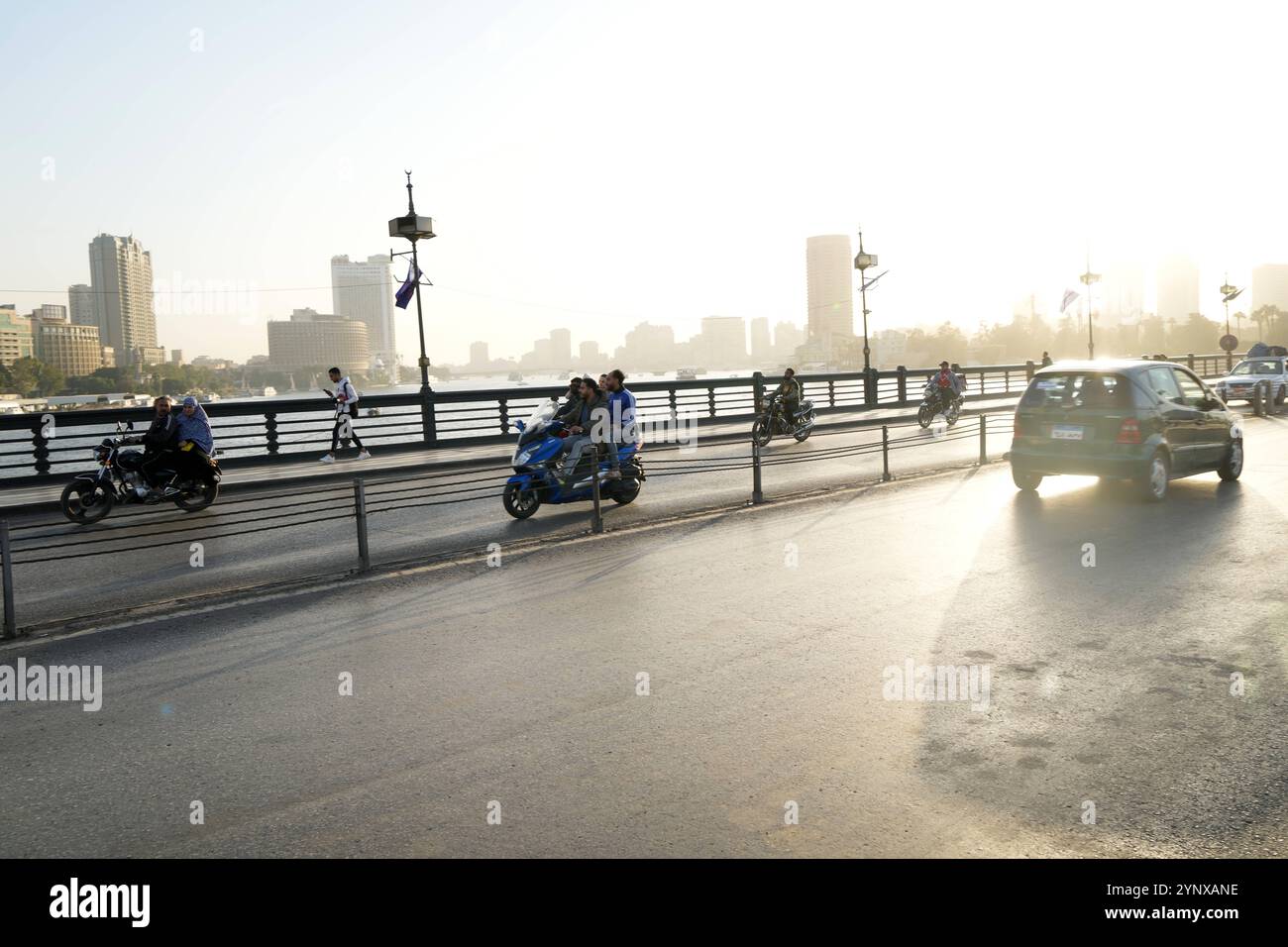 Kairo Ägypten, 20241124, Brücke In Kairo, Qasr Al Nile Bridge *** Cairo ...
