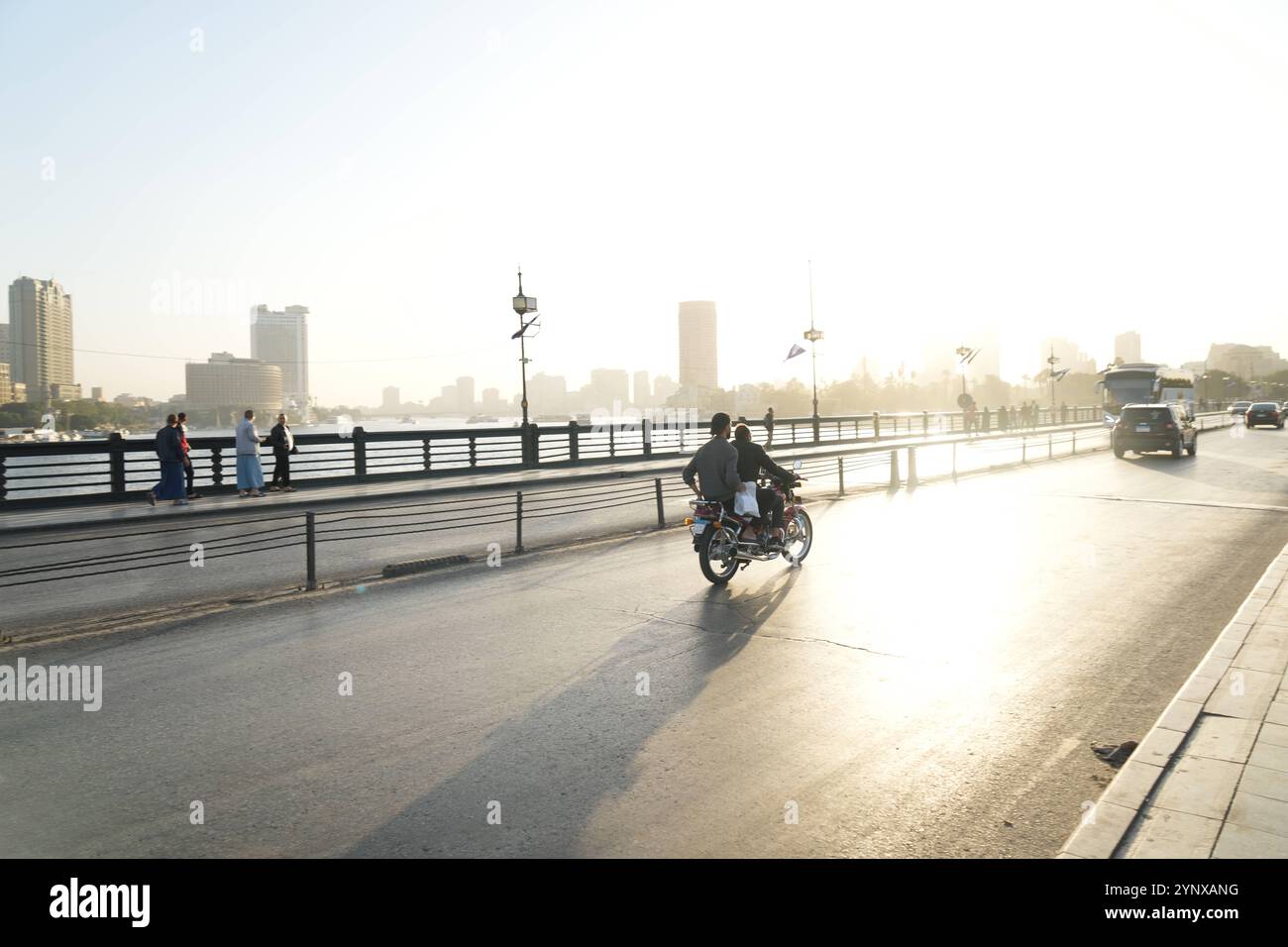 Kairo Ägypten, 20241124, Brücke In Kairo, Qasr Al Nile Bridge *** Cairo ...