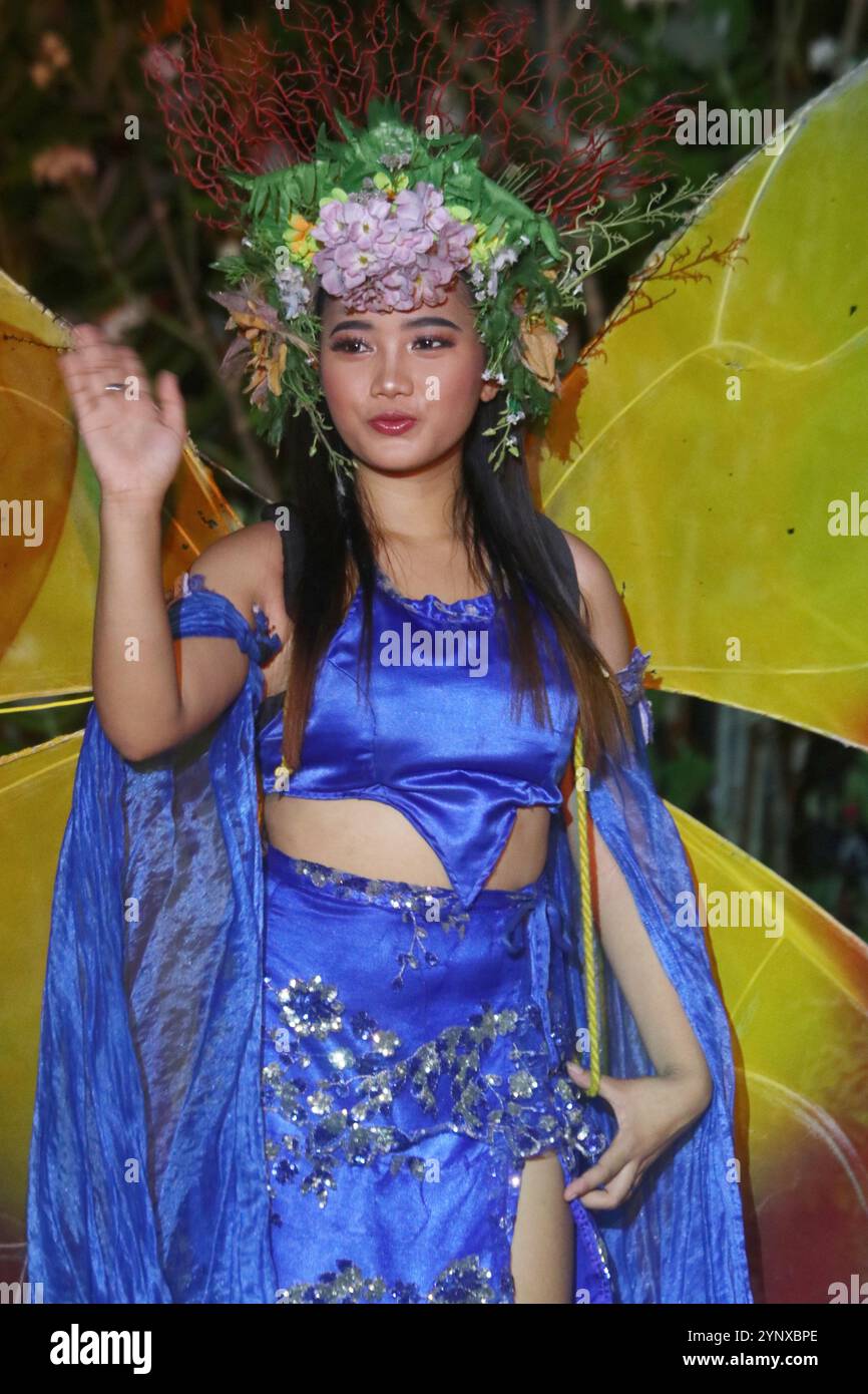 The parade of King, Queen and the Fairies of Glorious Fantasy Land ...