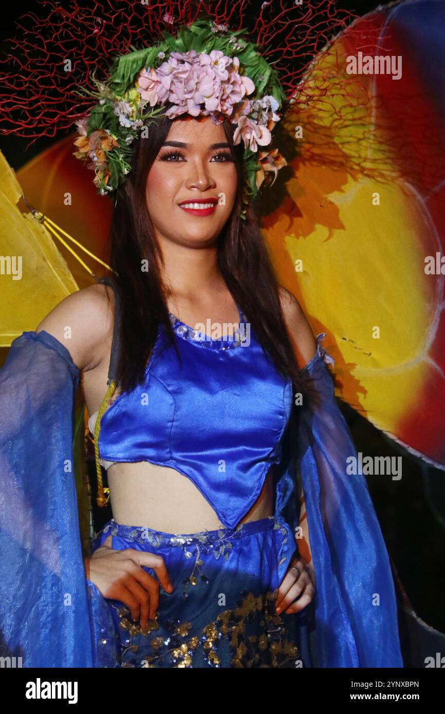 The parade of King, Queen and the Fairies of Glorious Fantasy Land ...