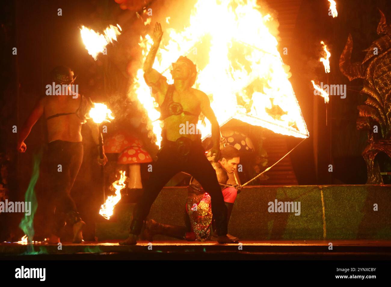 Tribal dance fire art hi-res stock photography and images - Alamy