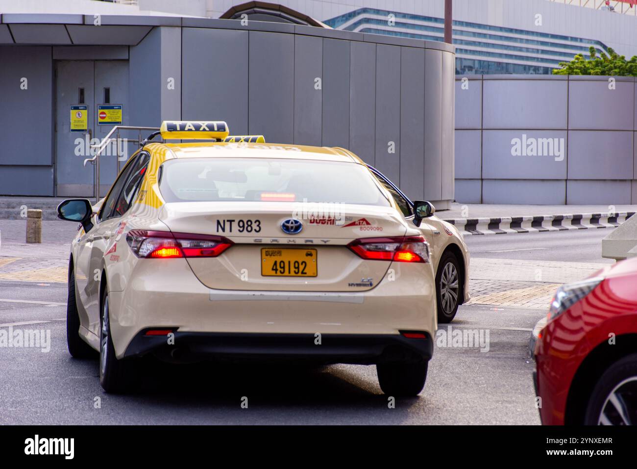 Dubai road car hi-res stock photography and images - Alamy
