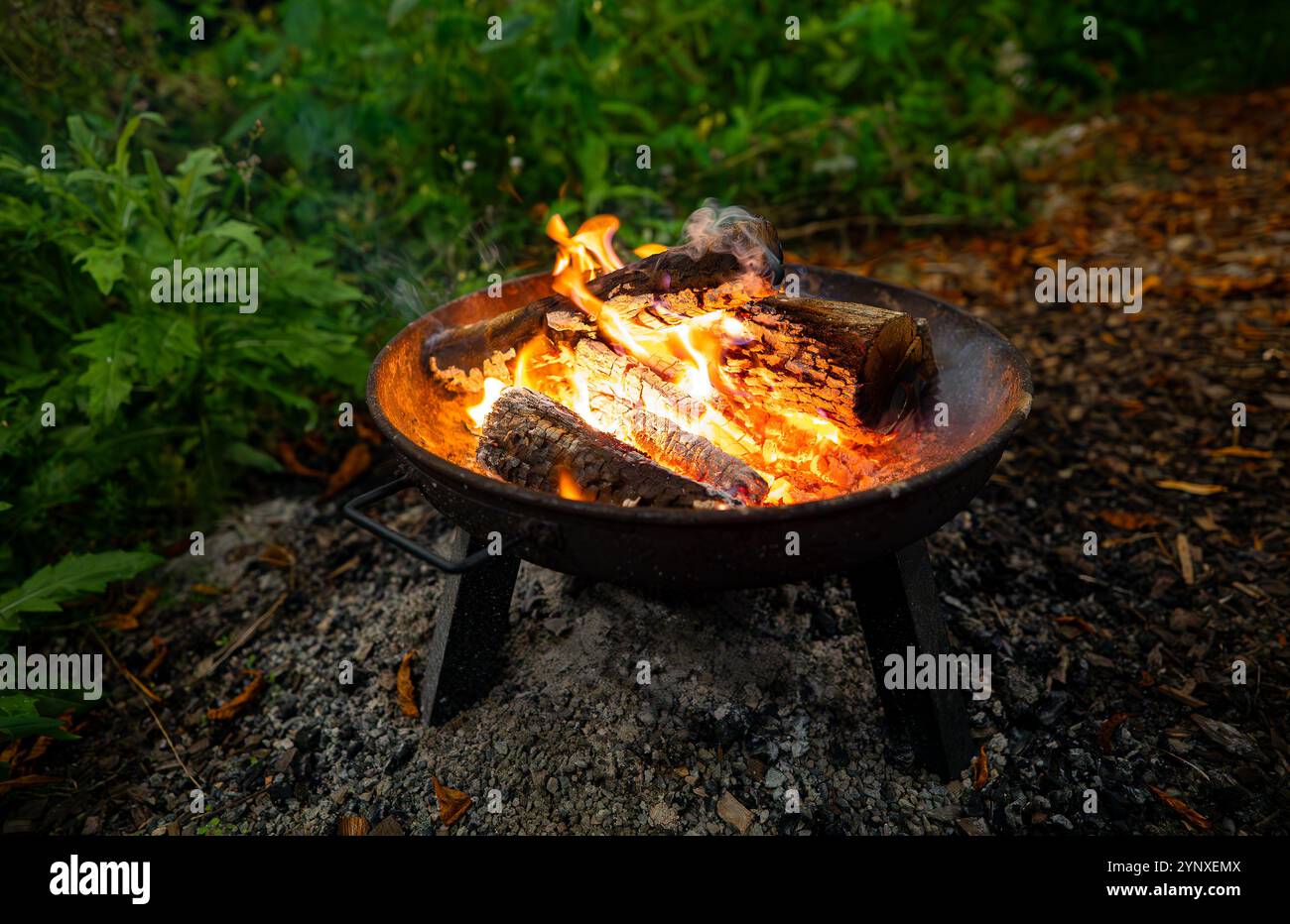 Fire burns night in barbecue hi-res stock photography and images - Alamy
