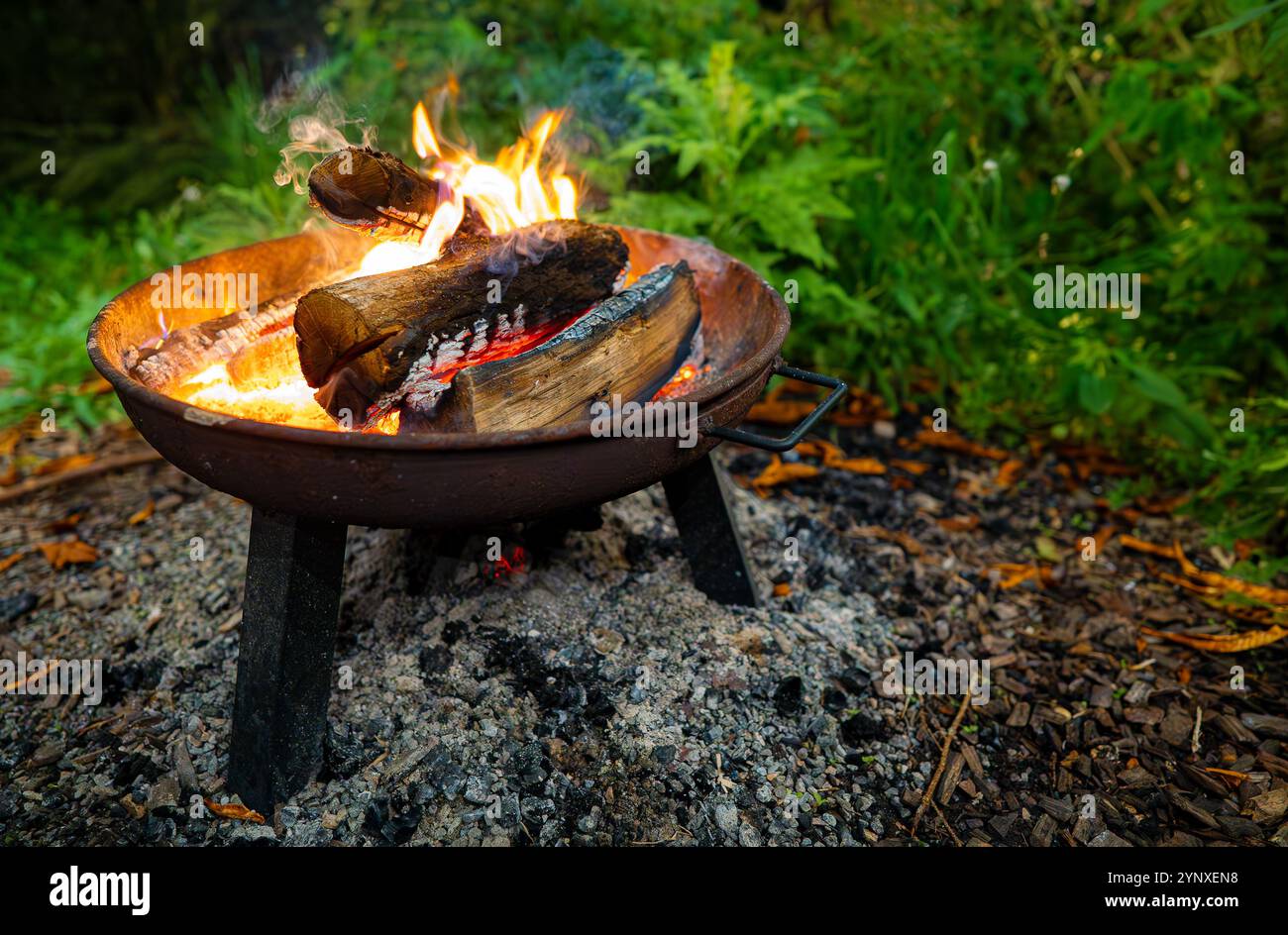 Fire burns night in barbecue hi-res stock photography and images - Alamy