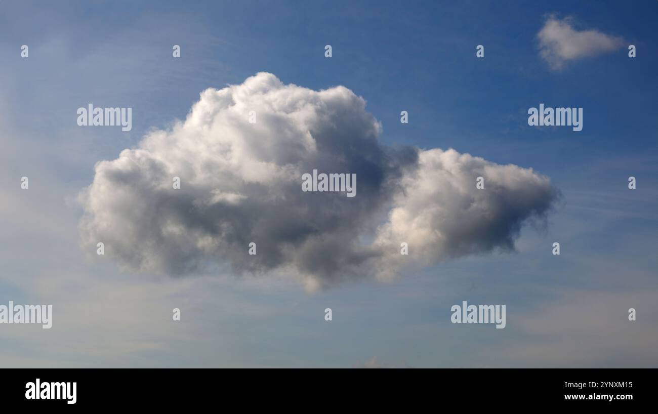 Blue cloud white sky background hi-res stock photography and images - Alamy