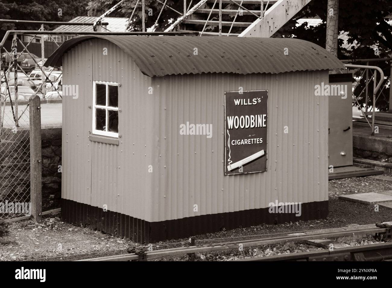 Lineside hi-res stock photography and images - Alamy