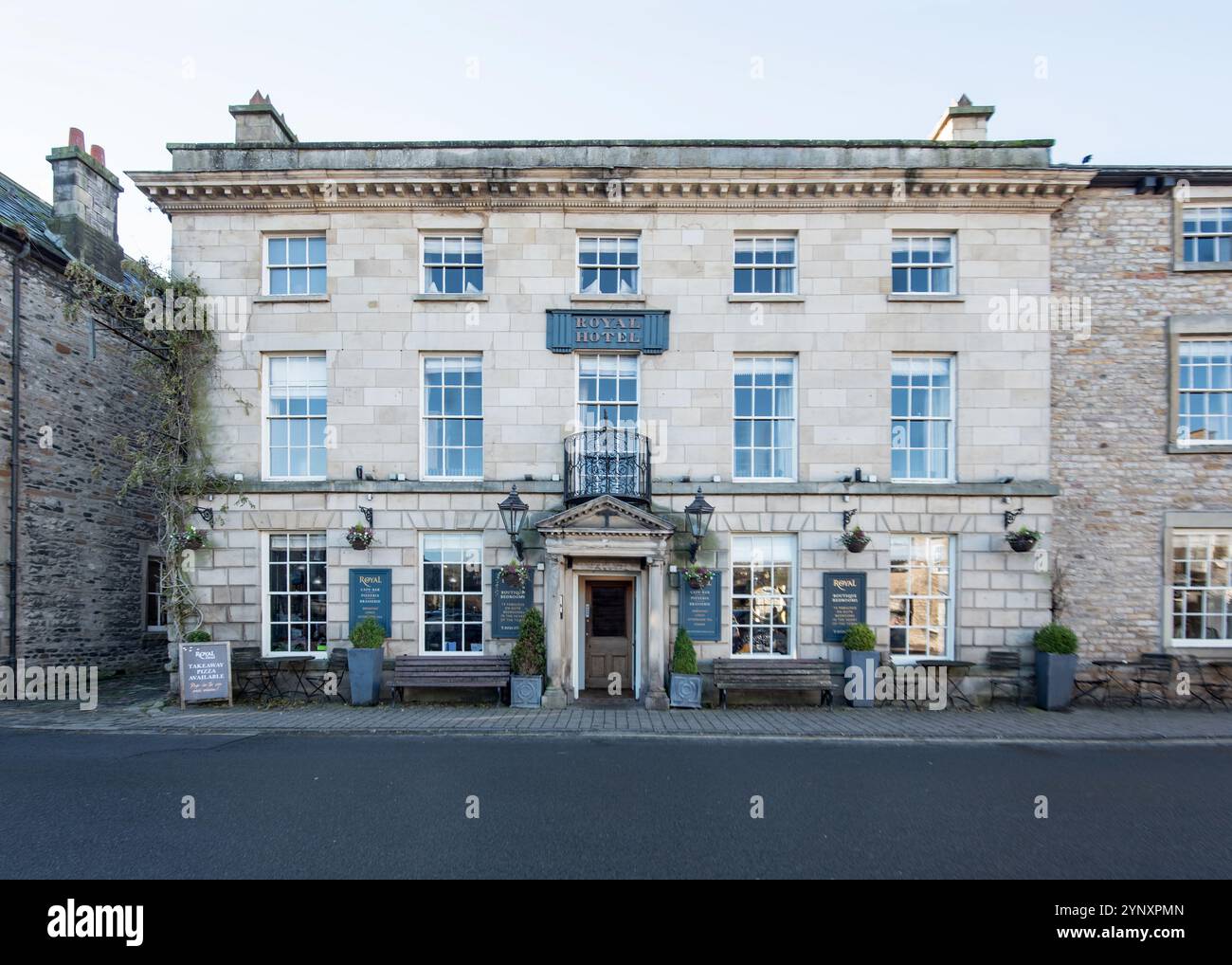 Explore the outstandingly beautiful dales landscapes hi-res stock ...