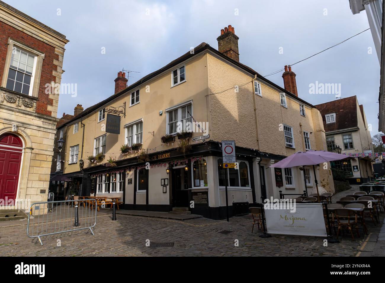 The prince harry pub in windsor hi-res stock photography and images - Alamy
