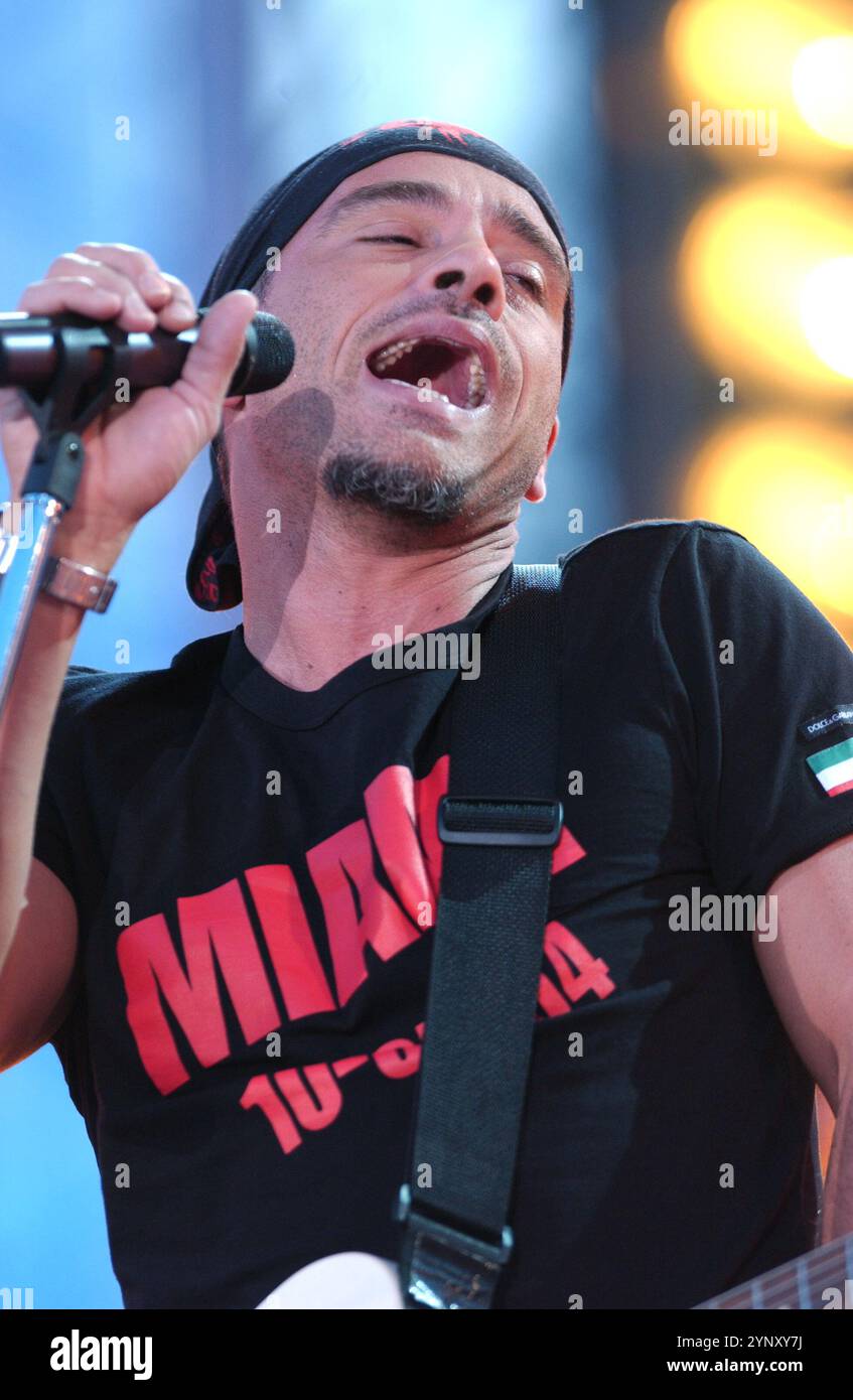 Eros ramazzotti festivalbar hi-res stock photography and images - Alamy