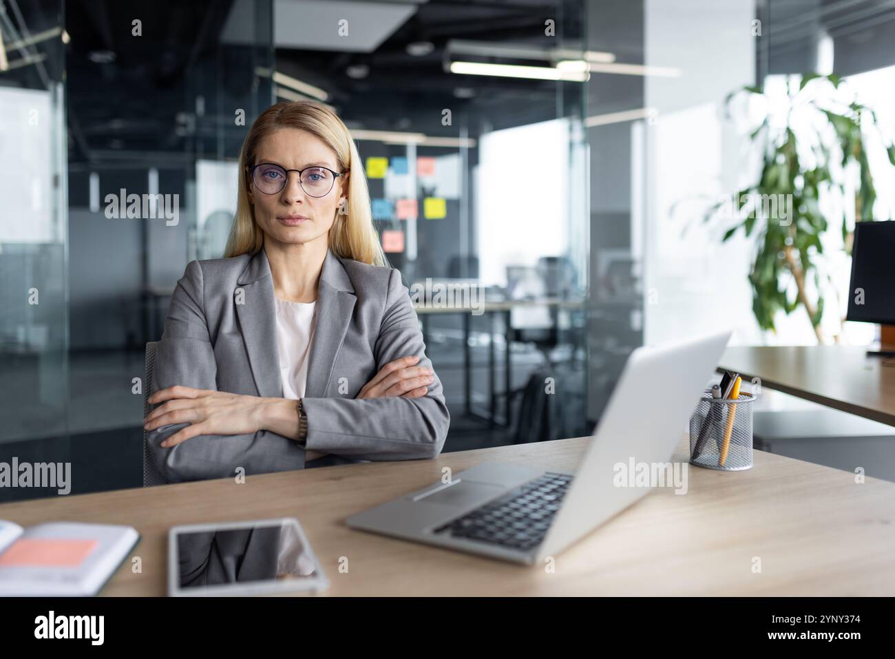 Mature woman exudes confidence hi-res stock photography and images - Alamy