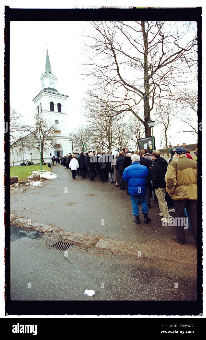 Crowd building exterior architecture church Cut Out Stock Images ...