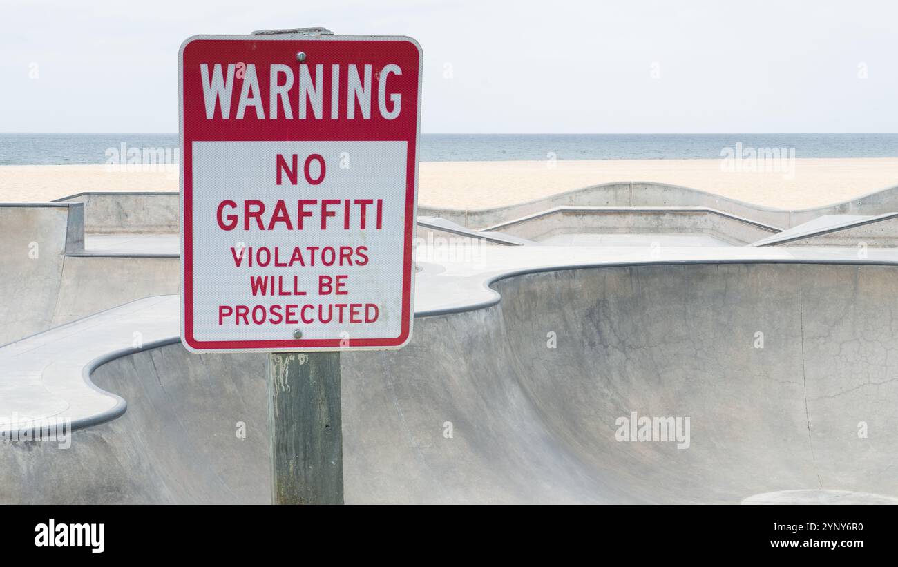 No Graffiti Sign on a beachside skate park, USA Stock Photo - Alamy